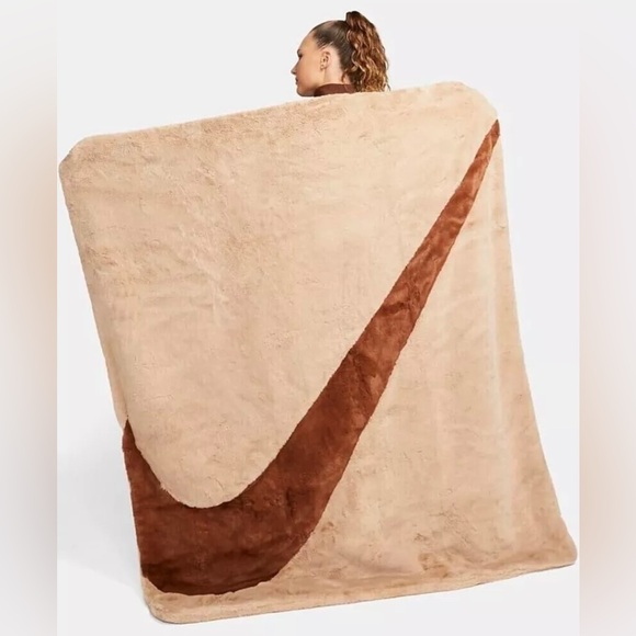 Nike | Bedding | Nike Sportswear Plush Faux Fur Swoosh Blanket Throw ...